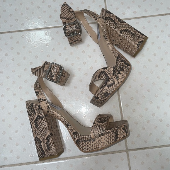 Steve Madden | Shoes | Tan Snake Print Platform Sandals | Poshmark